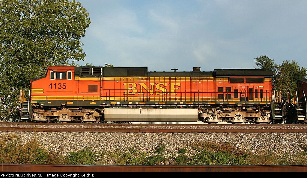 BNSF 4135